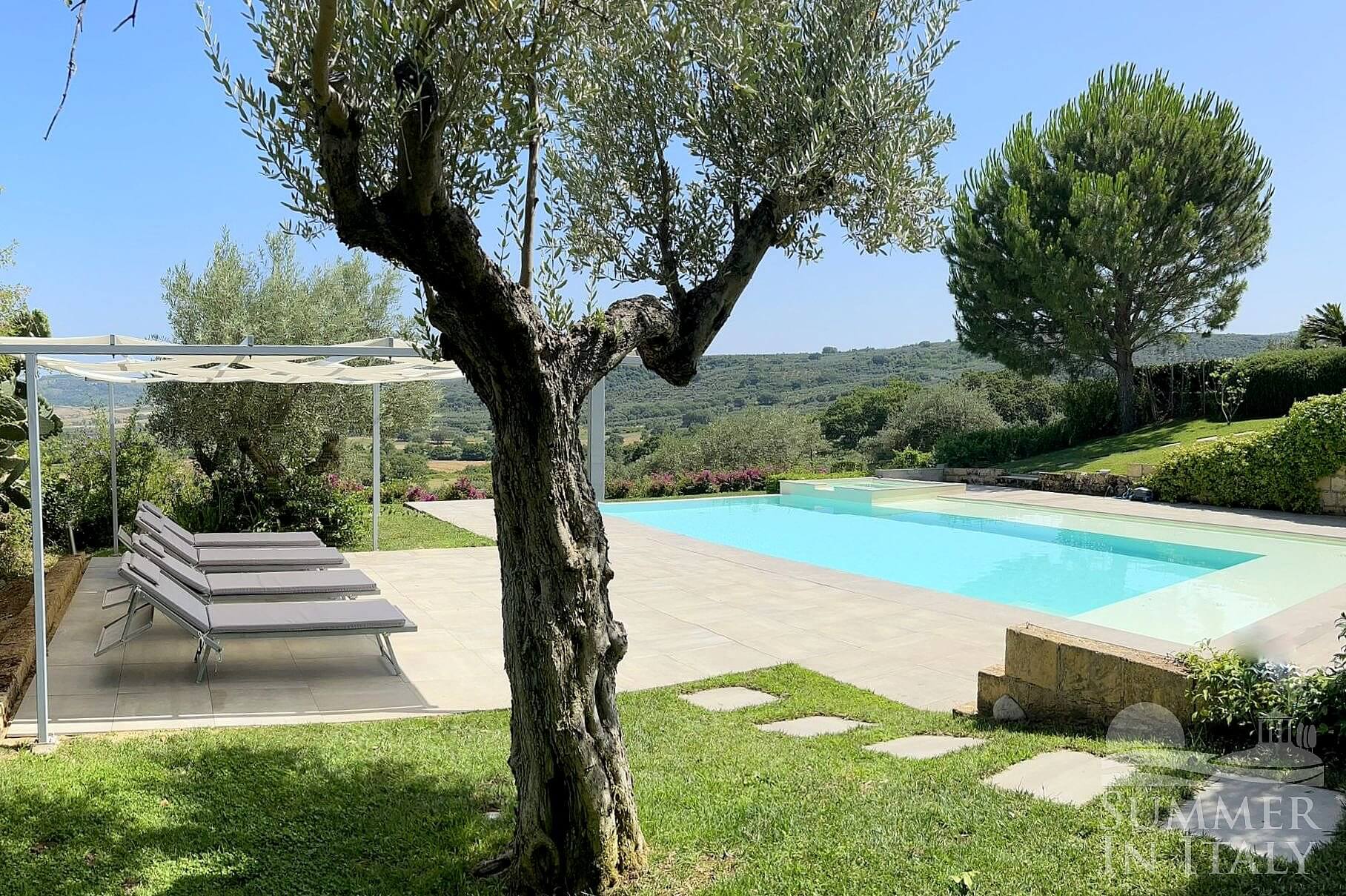 Villa Bougainville: Self catering villa in Amaroni, Calabria, Italy